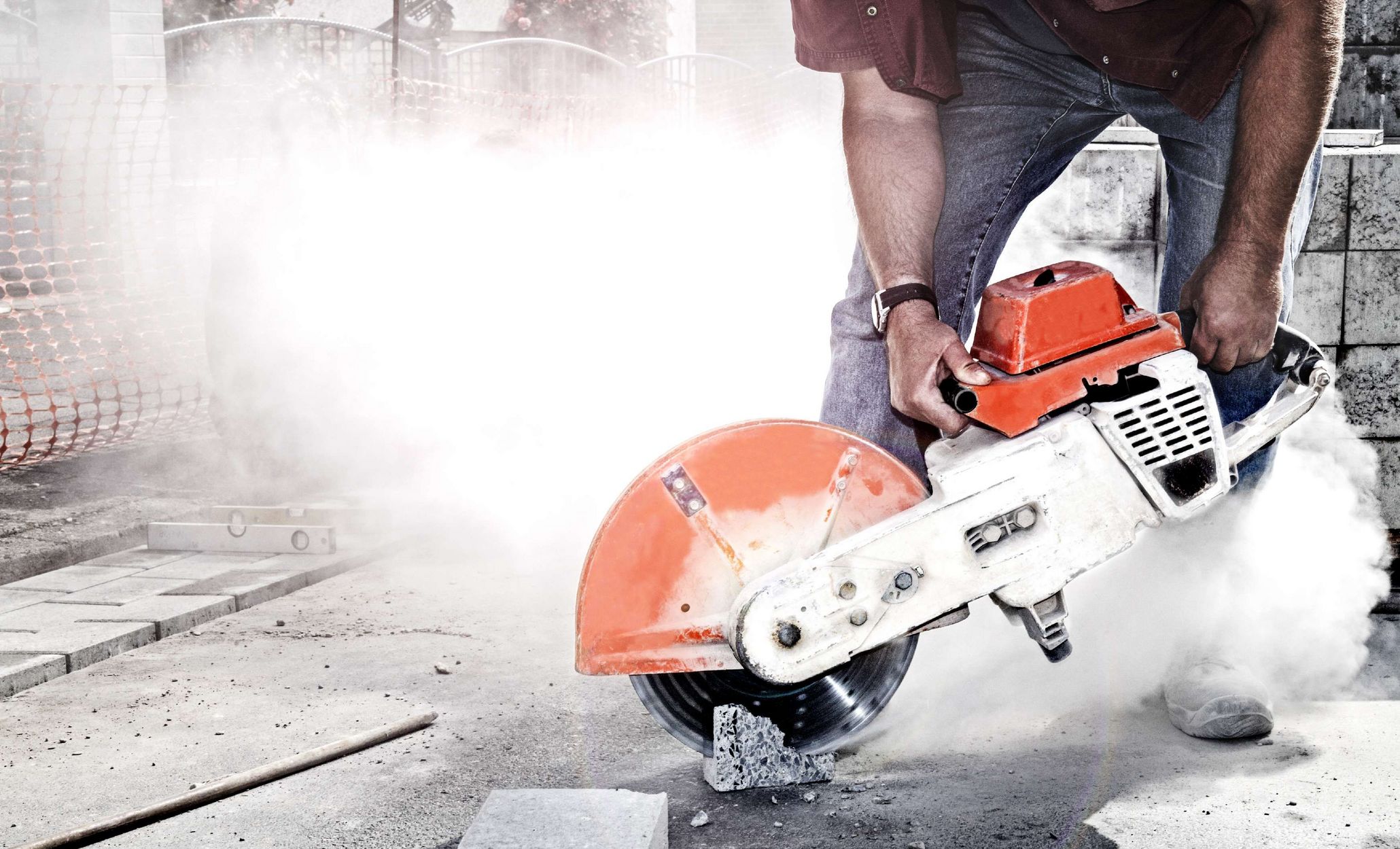 No chance for dust and water | E-T-A