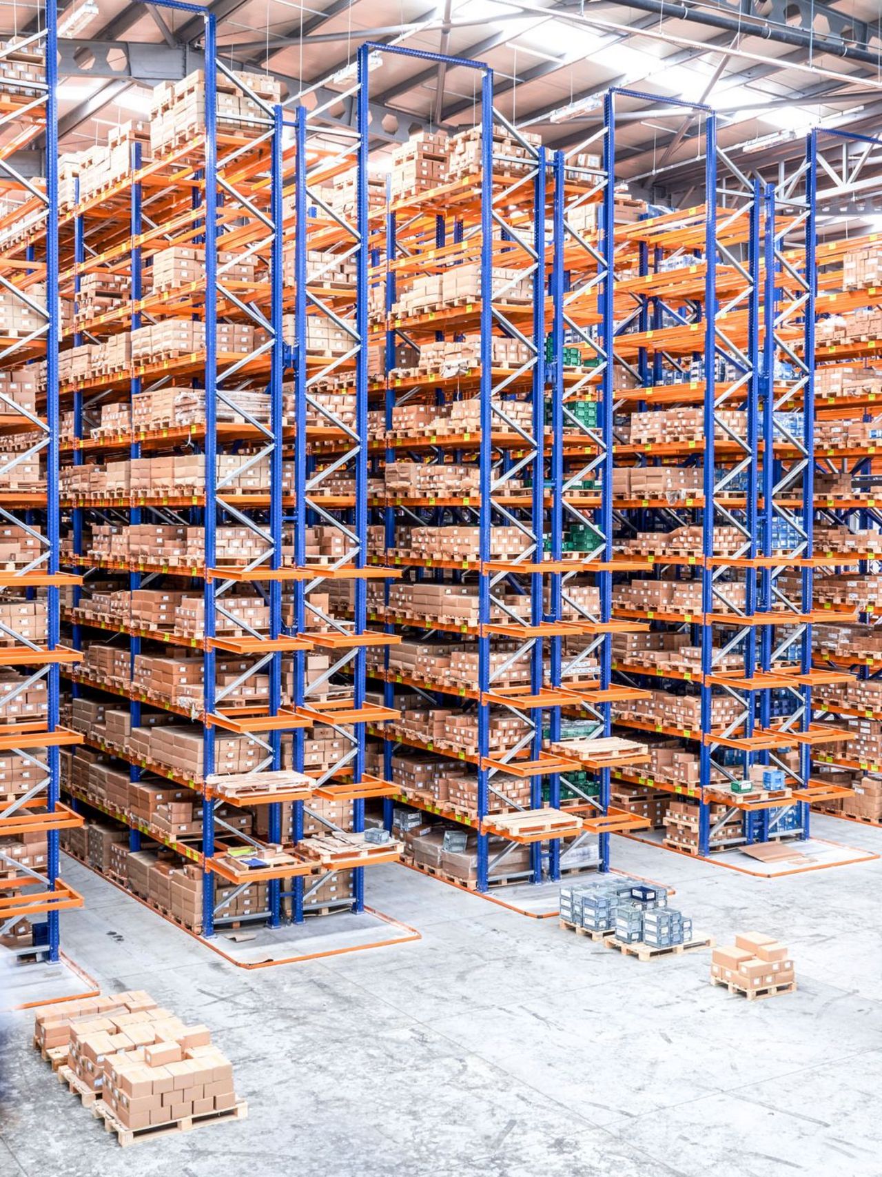 Intralogistics | E-T-A
